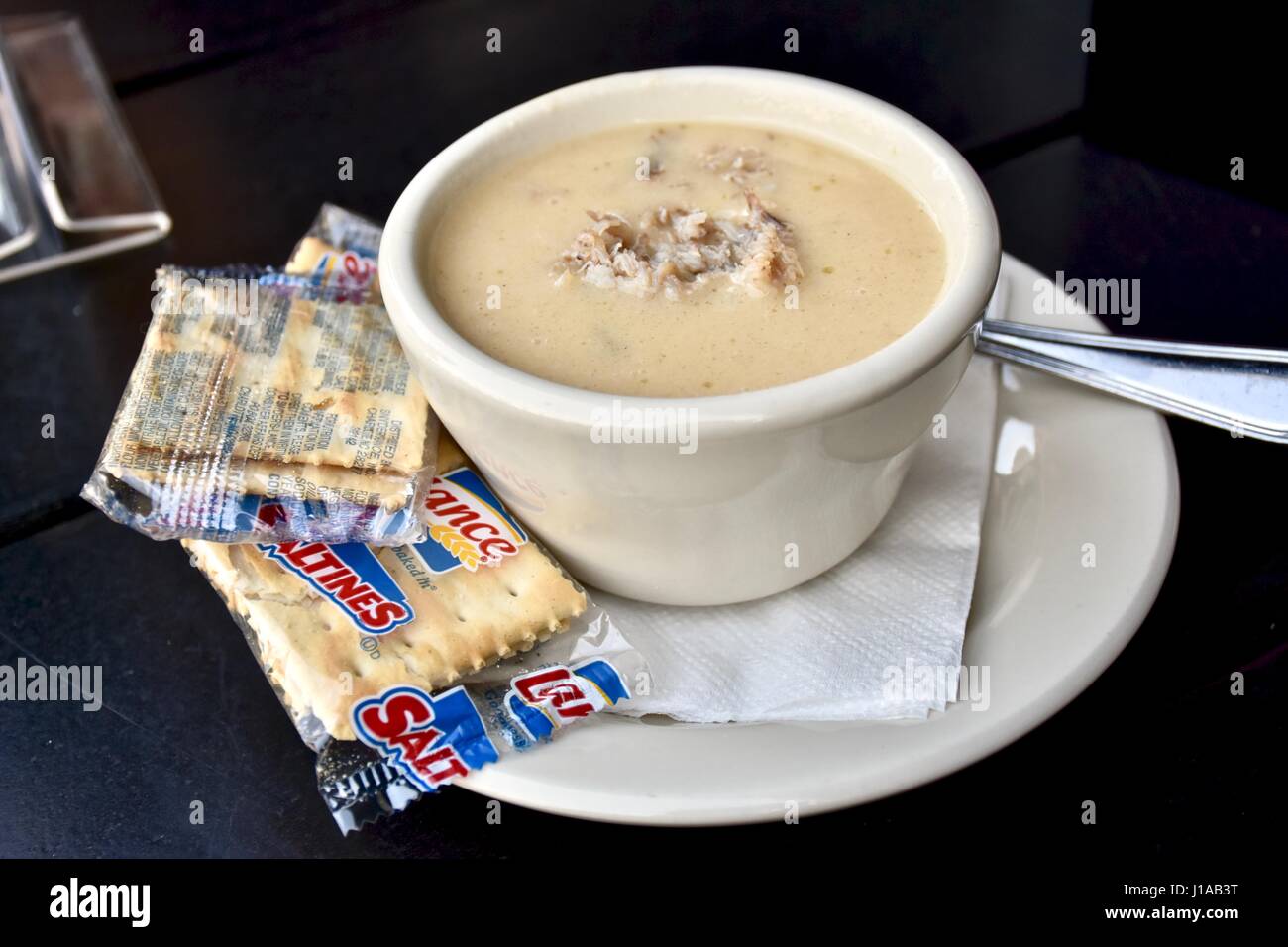 Fresh cup of clam chowder Stock Photo - Alamy