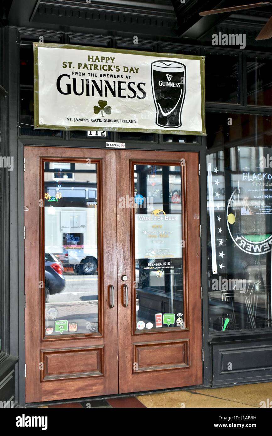 Pub door hi-res stock photography and images - Alamy