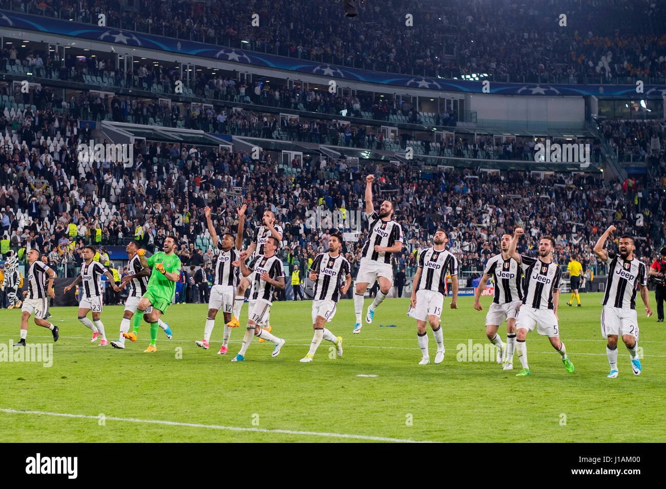 Turin, Italy. 11th Apr, 2017. Juventus team group Football/Soccer ...