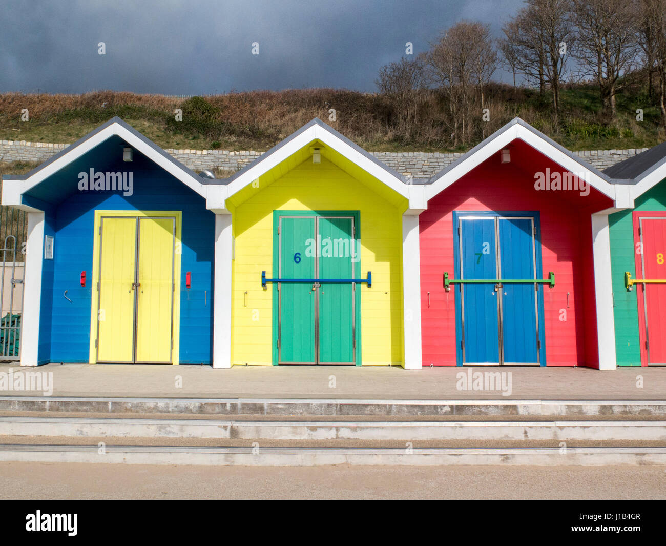 Barry beach huts south wales hi-res stock photography and images - Alamy