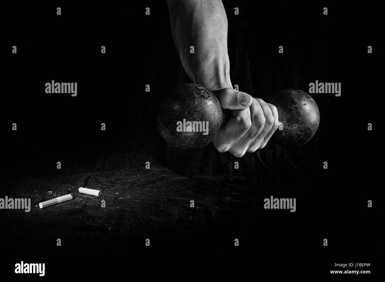 Make a choice between smoking and a healthy lifestyle Stock Photo - Alamy