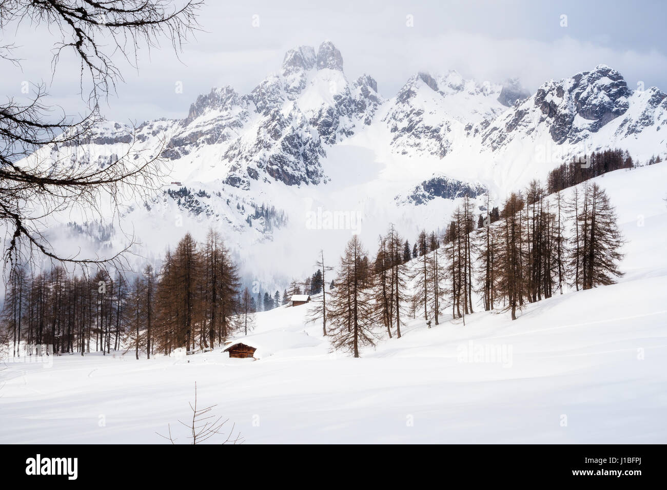 Log cabins in the alps hi-res stock photography and images - Alamy