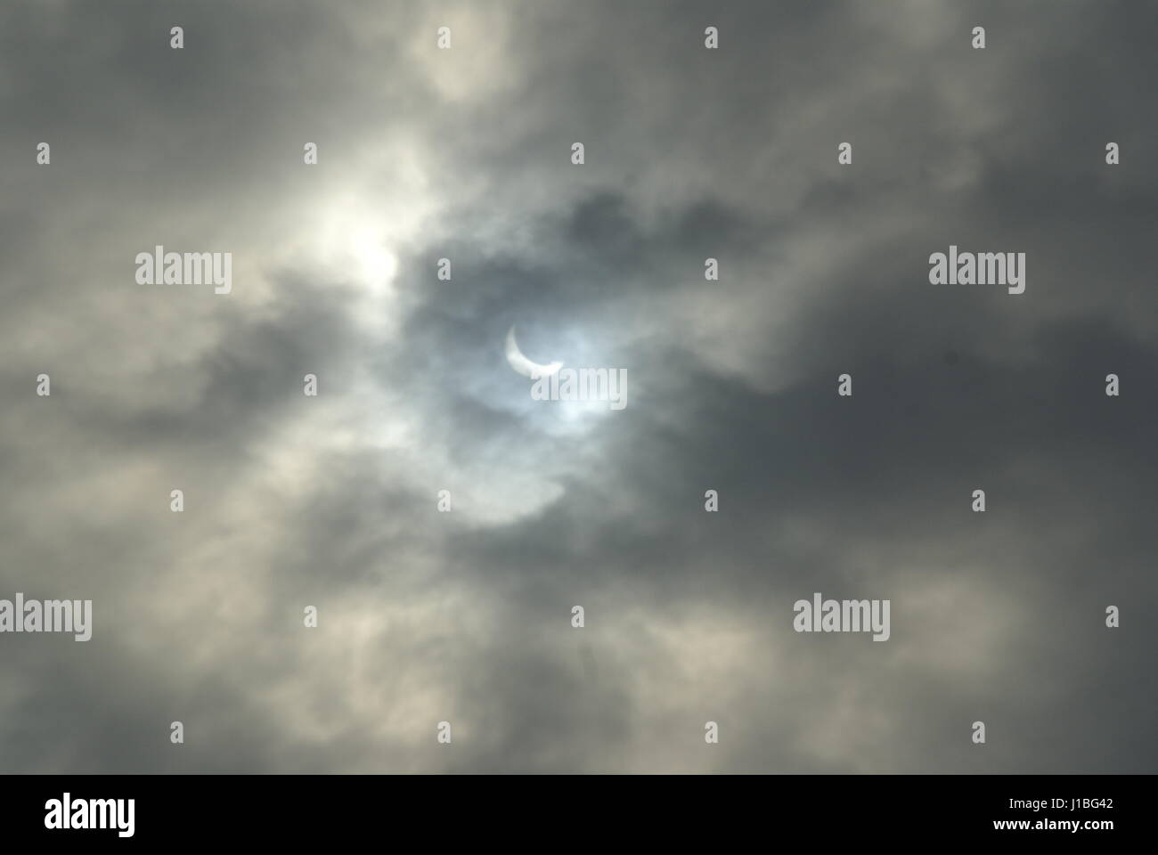 Solar eclipse solar cloud tree hi-res stock photography and images - Alamy
