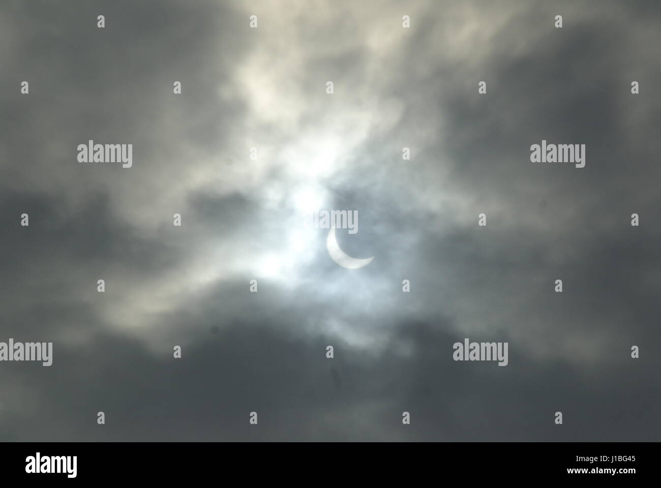 Solar eclipse solar cloud tree hi-res stock photography and images - Alamy