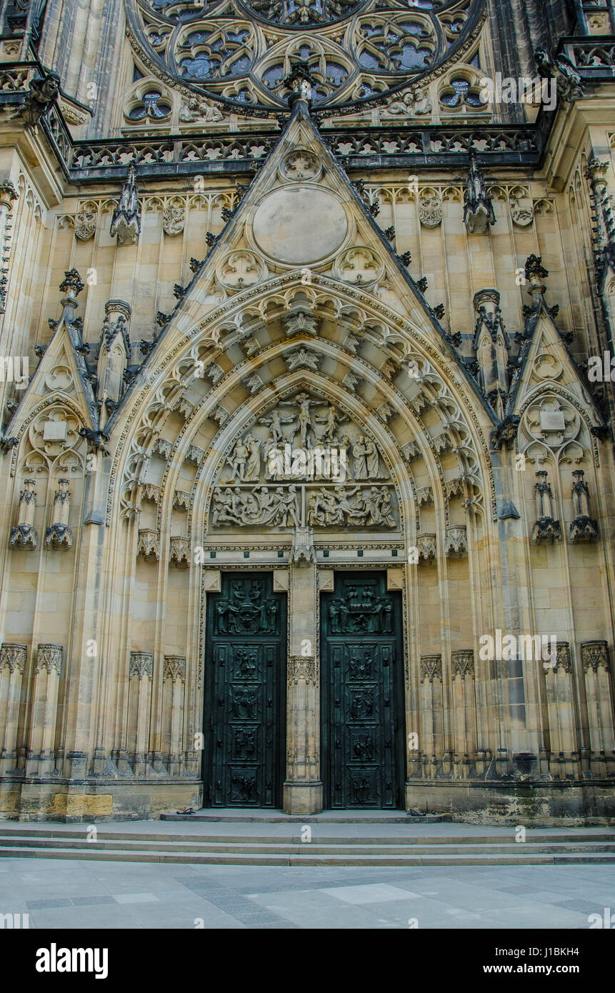 Classical gothic architecture hi-res stock photography and images - Alamy