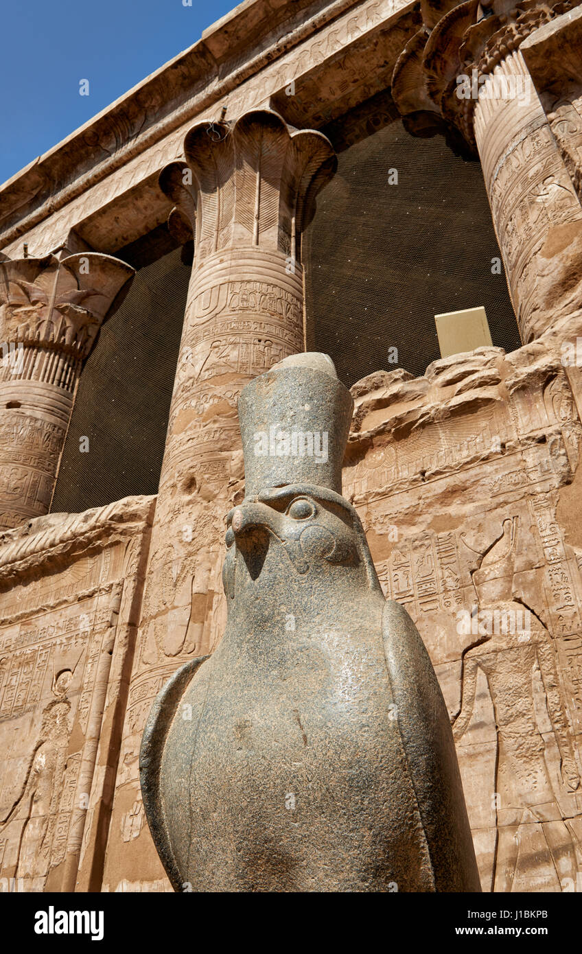 Horus statue in front of Horus Temple of Edfu, Egypt, Africa Stock ...