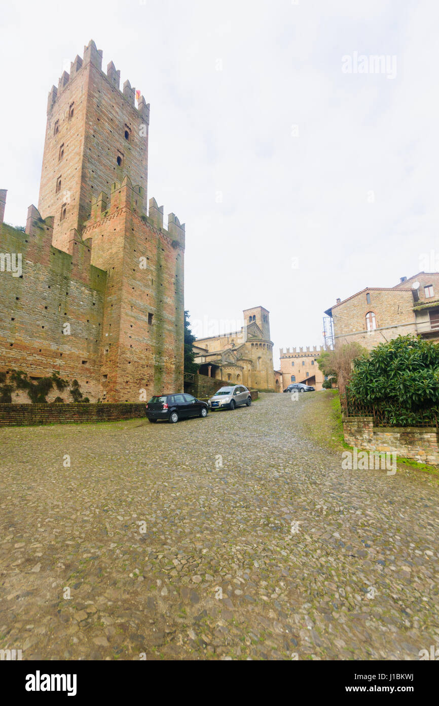 The Rocca Viscontea (Visconti castle) in Castell'Arquato, Emilia ...