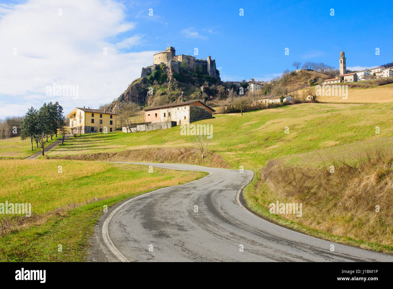 The village Bardi and its castle, Emilia-Romagna, Italy Stock Photo - Alamy