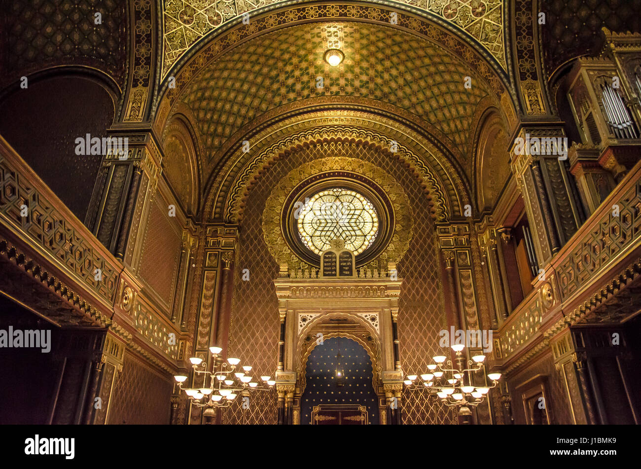 The Spanish Synagogue was built in 1868 on the site of the oldest ...