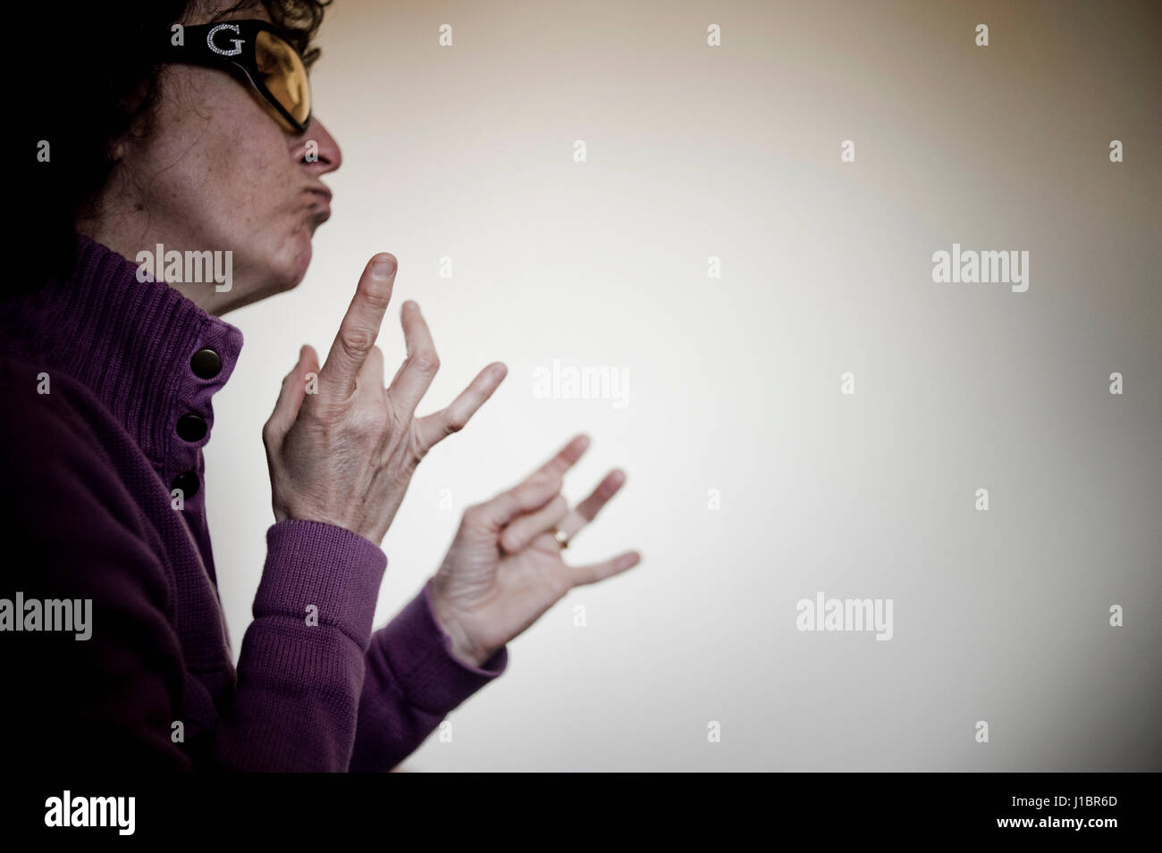 Deafblind signs language Stock Photo - Alamy