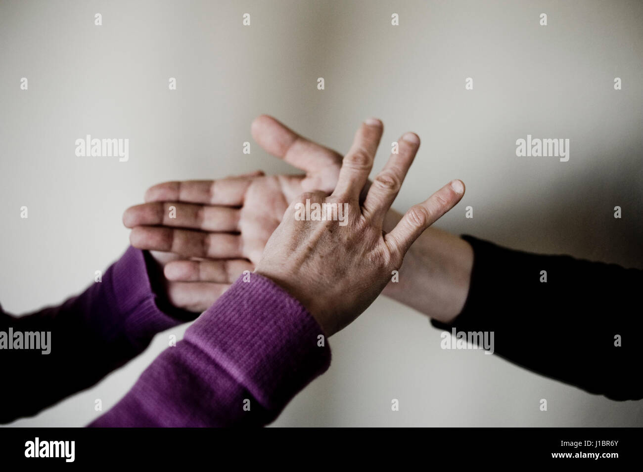 Deafblind signs language Stock Photo - Alamy