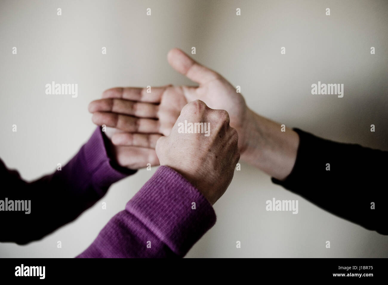 Deafblind signs language Stock Photo - Alamy