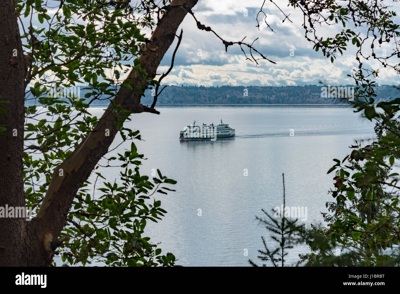 Ferry boat crossing Puget sound near Seattle Stock Photo - Alamy