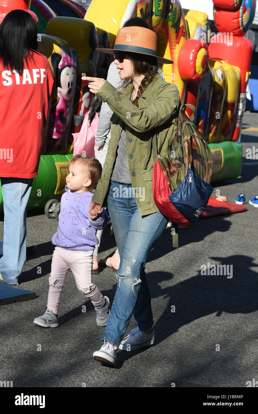 Rachel Bilson and her daughter, Briar Rose Christensen, visiting a ...