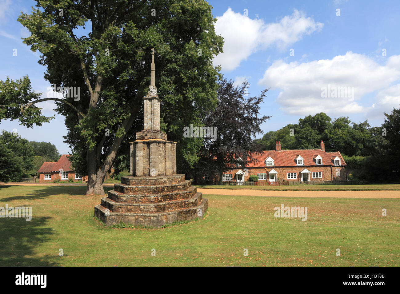Memorial cross castle rising north norfolk hi-res stock photography and ...