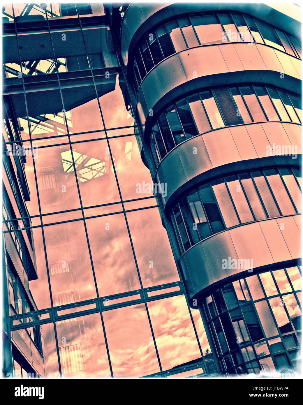 Cardiff college hi-res stock photography and images - Alamy