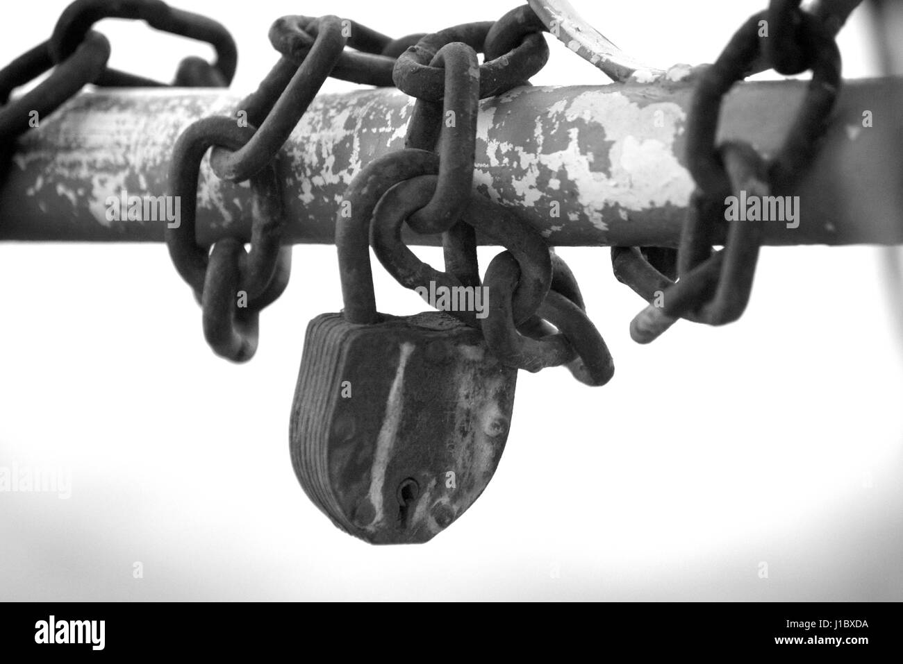 lock and chain Stock Photo - Alamy