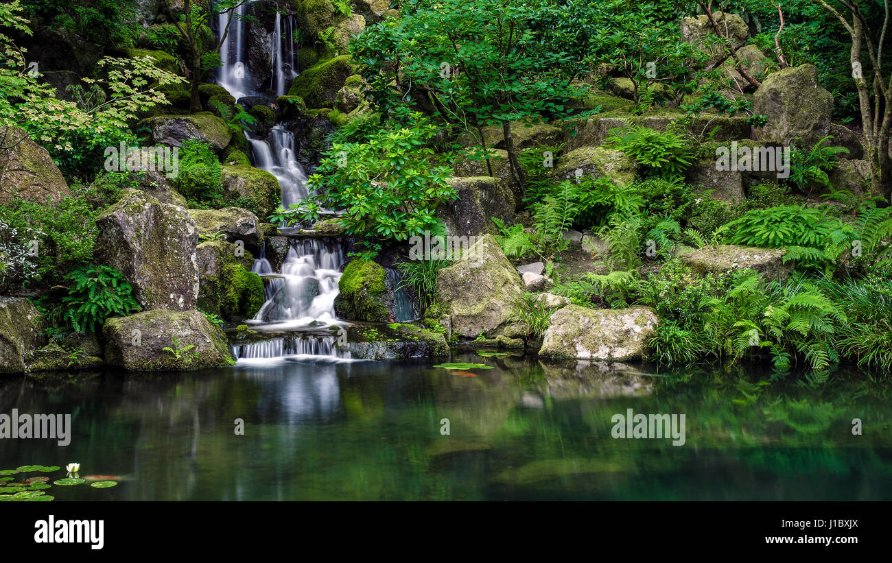 Lake small waterfall Stock Photo - Alamy