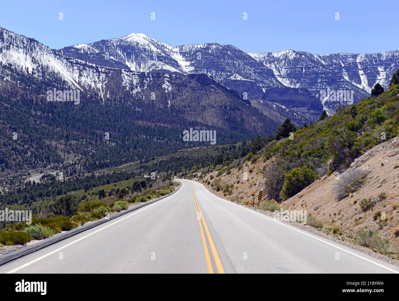 Spring mountains hi-res stock photography and images - Alamy