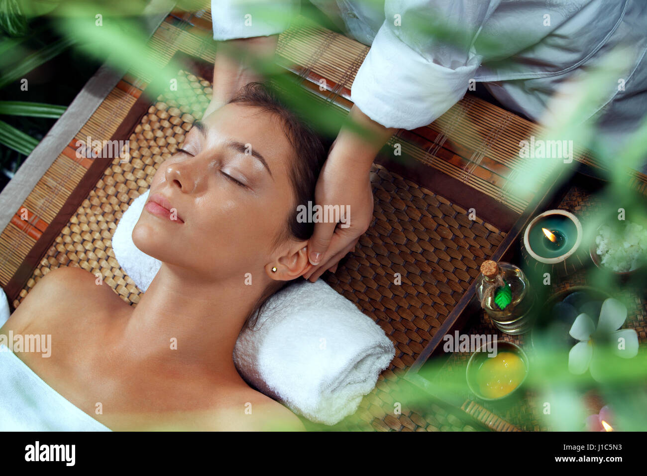 Tapotement massage hi-res stock photography and images - Alamy