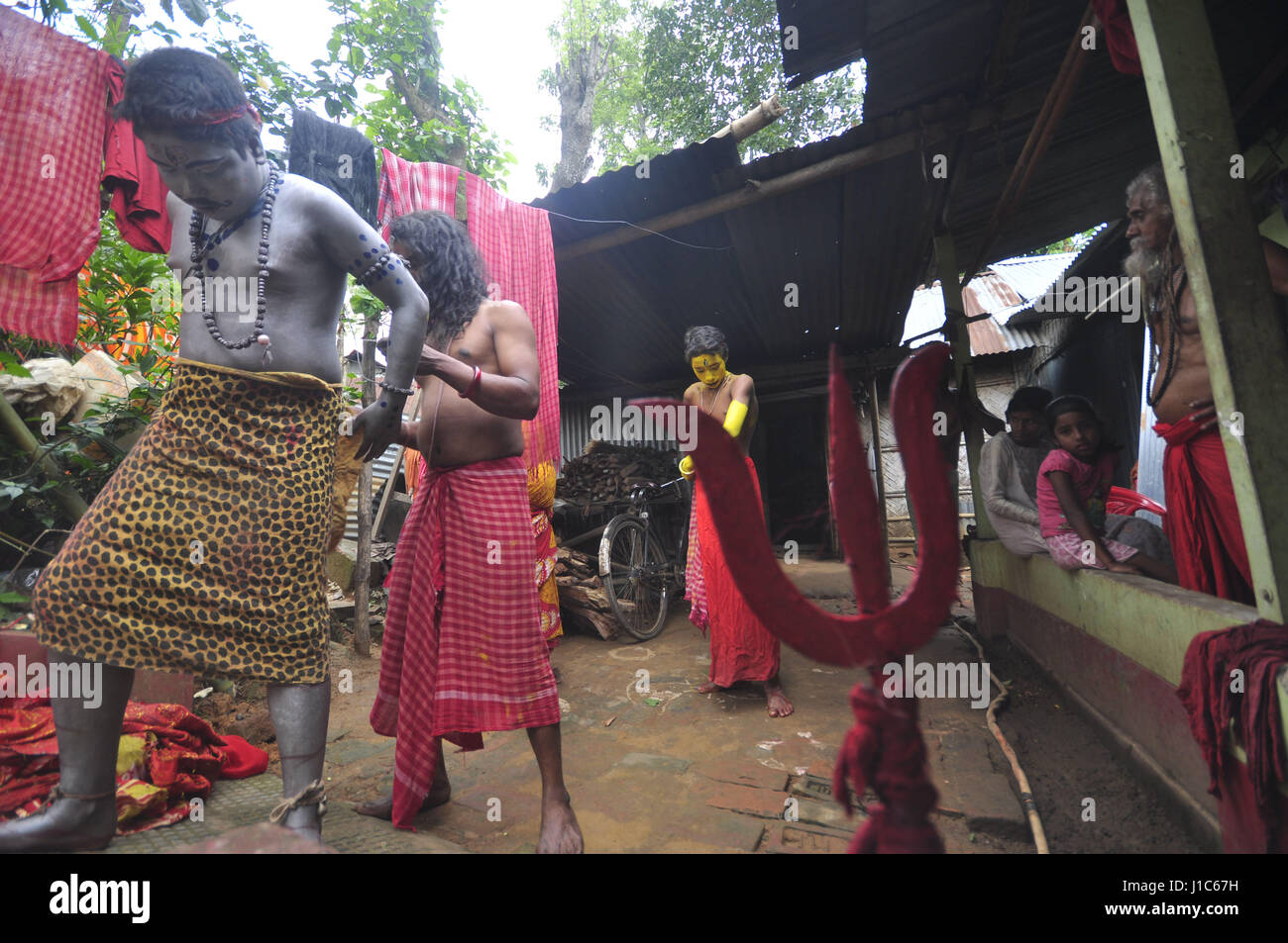 'Shiber Gajan', a traditional festival of the Hindu community - 06/04 ...