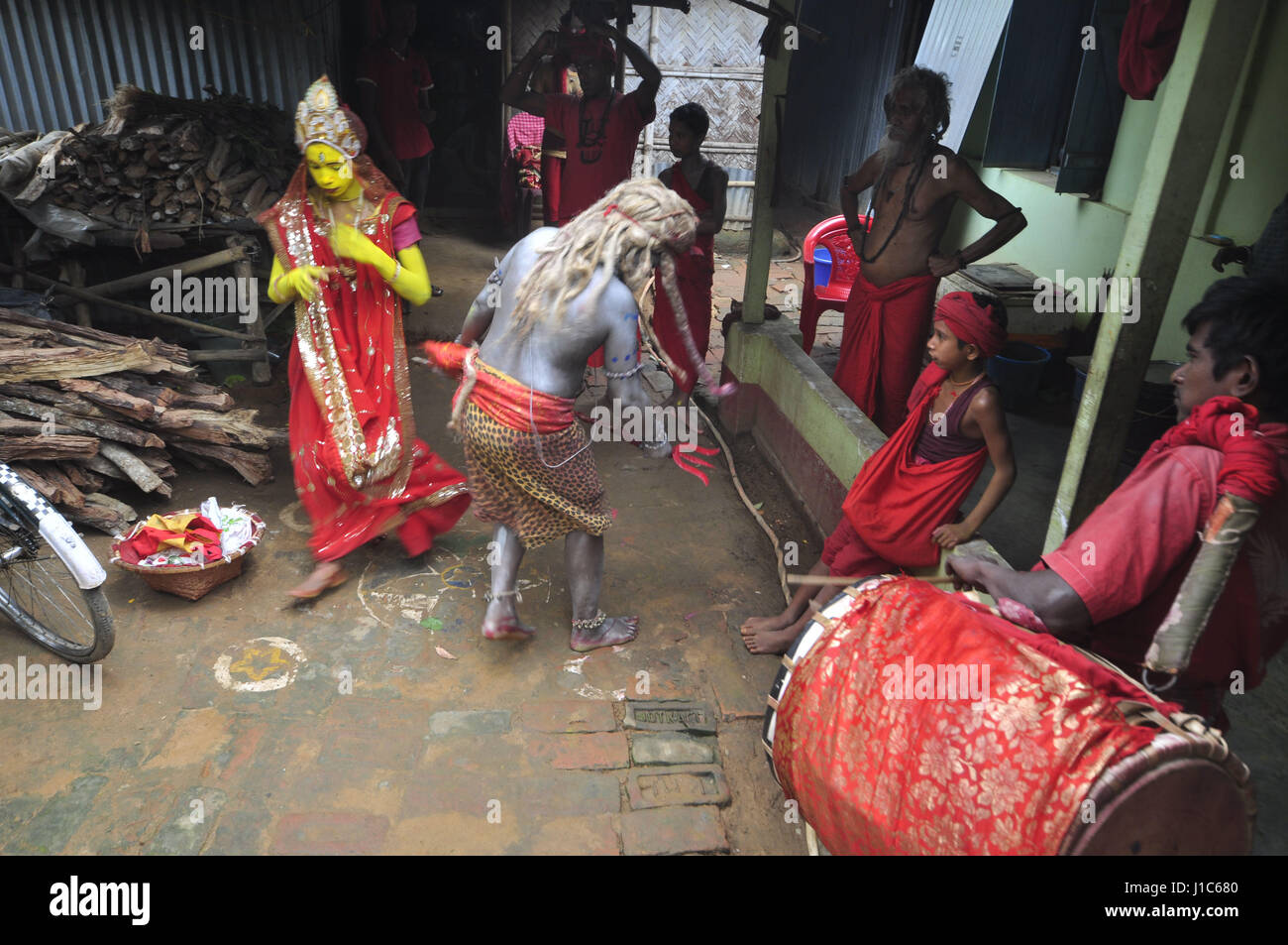 'Shiber Gajan', a traditional festival of the Hindu community - 06/04 ...