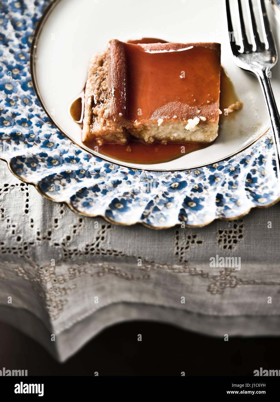Flan plate hi-res stock photography and images - Alamy