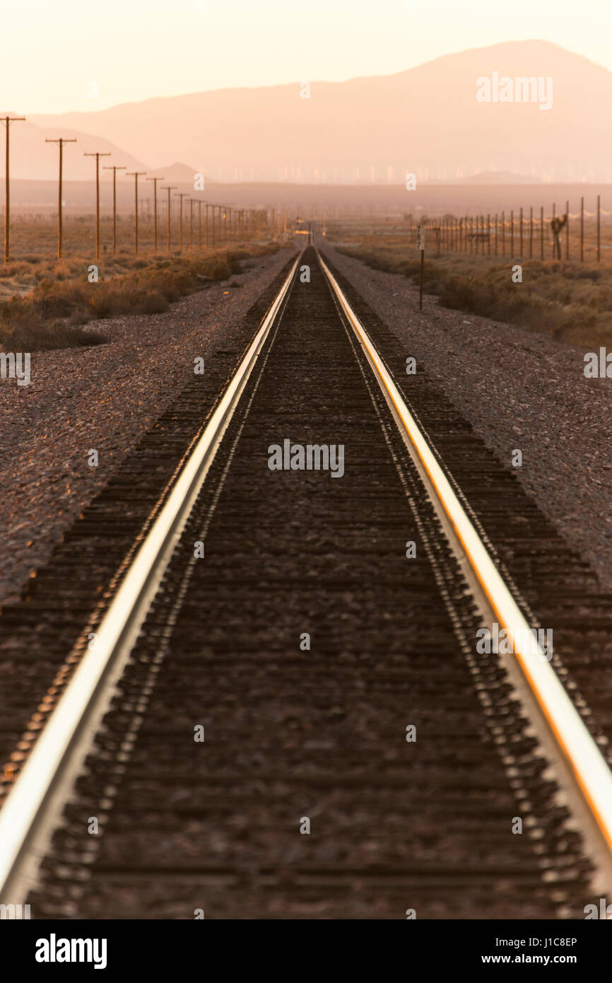 Railroad tracks sunrise hi-res stock photography and images - Alamy