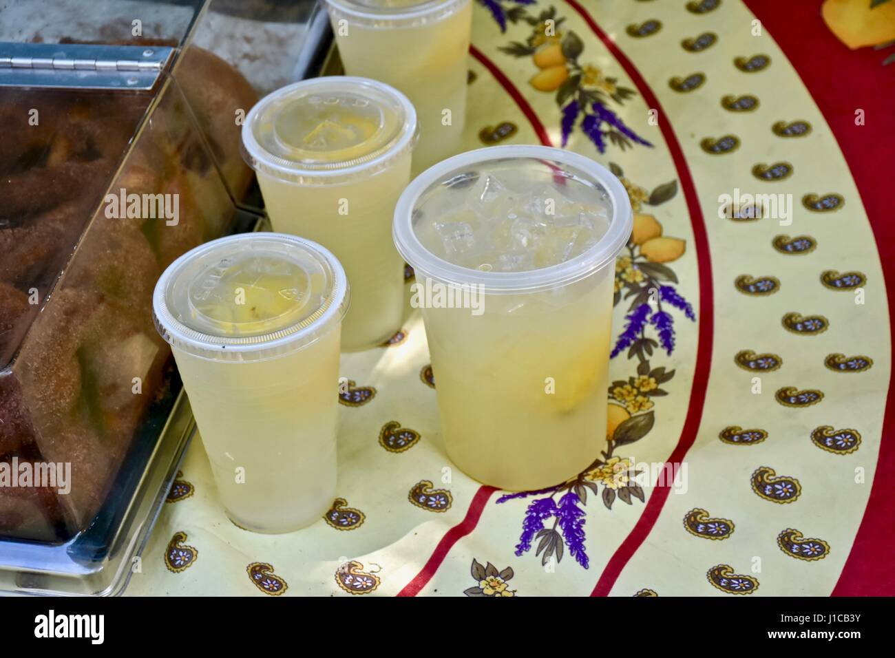 Fresh squeezed lemonade hi-res stock photography and images - Alamy