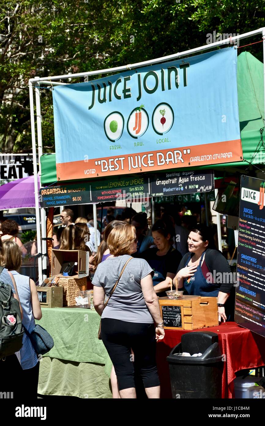 Juice stand hi-res stock photography and images - Alamy