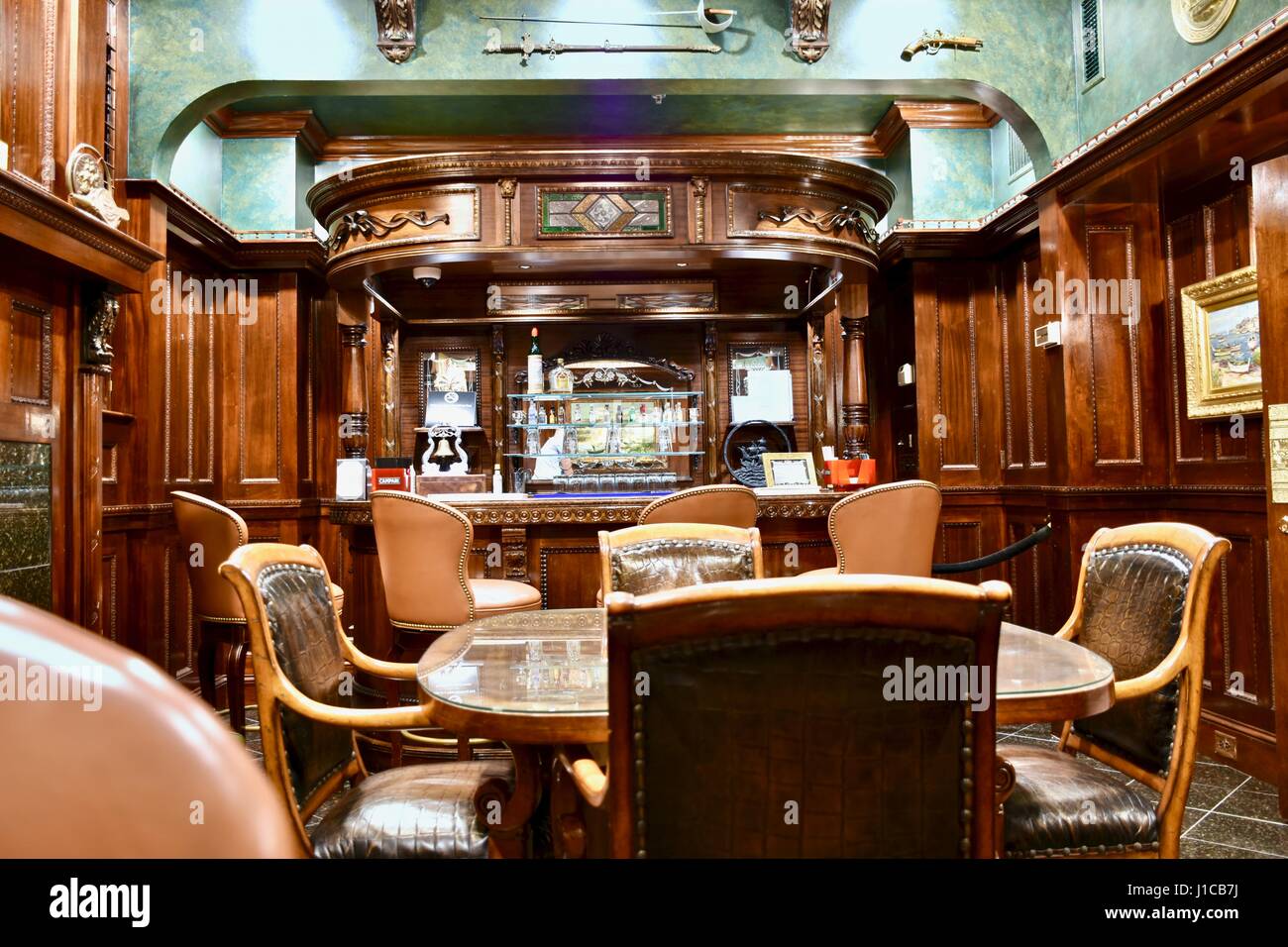 Old mansion converted hi-res stock photography and images - Alamy