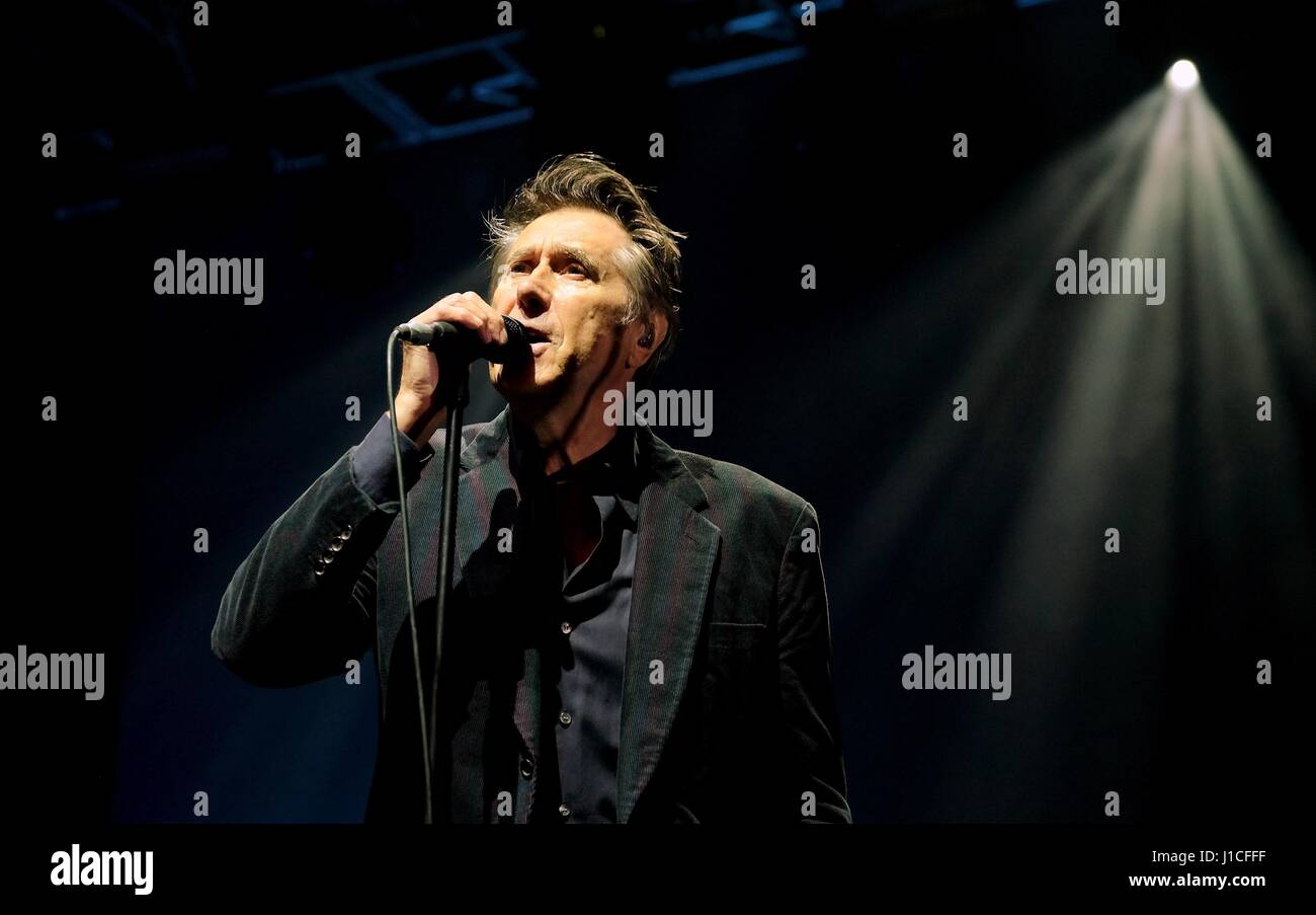 Lead singer of roxy music bryan ferry hi-res stock photography and ...