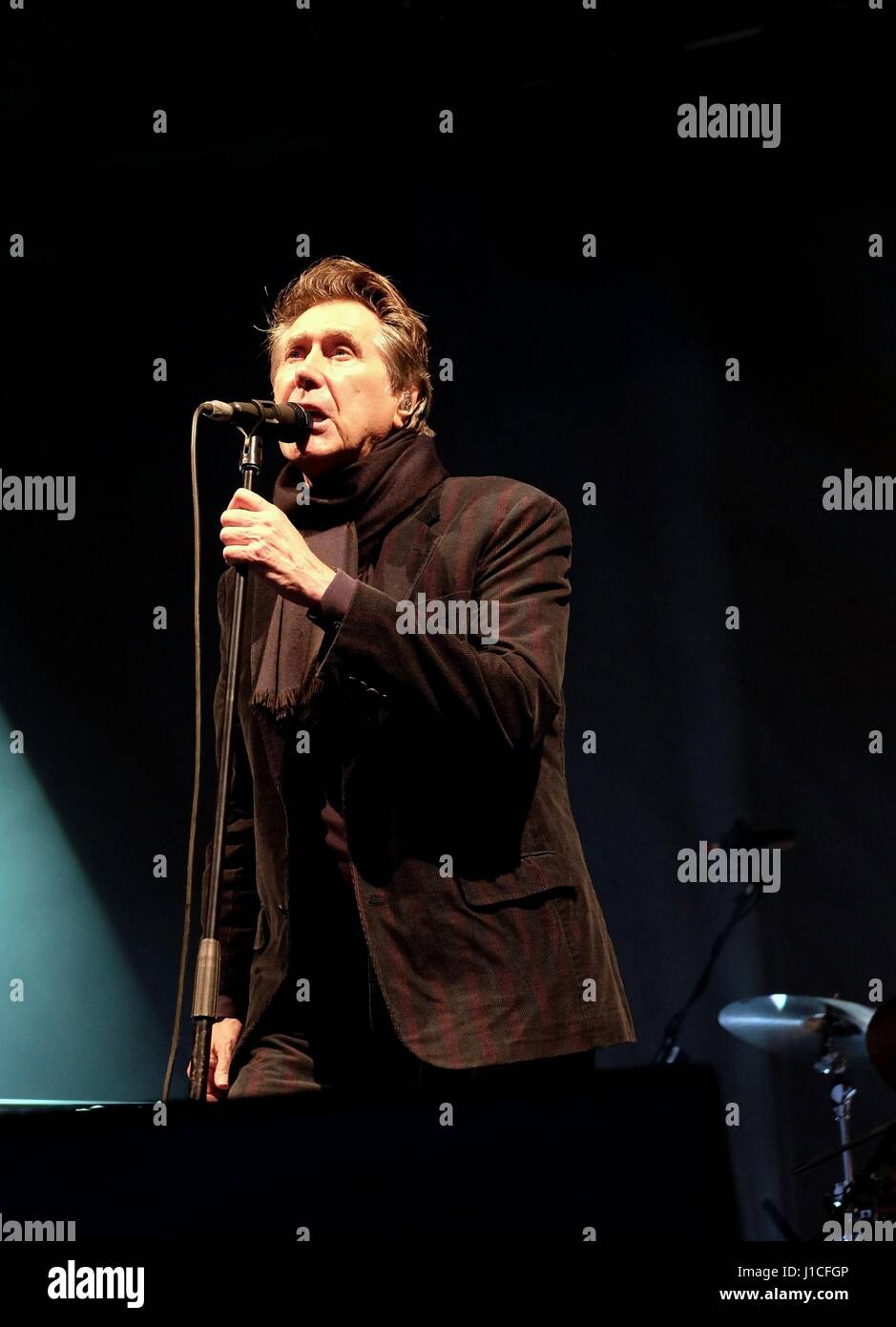 Roxy Music Lead Singer Bryan Ferry Stock Photos & Roxy Music Lead ...