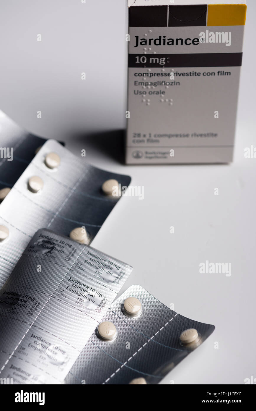 Jardiance pill hi-res stock photography and images - Alamy