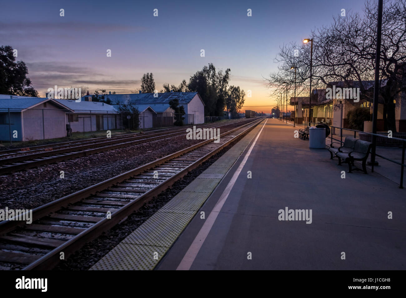 Train platform bench hi-res stock photography and images - Alamy