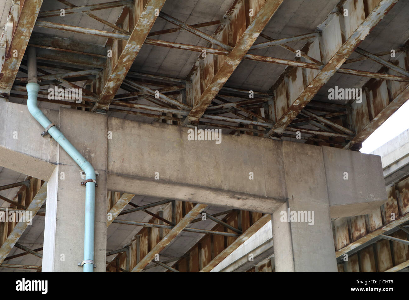 infrastructure - Rust and damage to the Brent Spence Bridge that ...