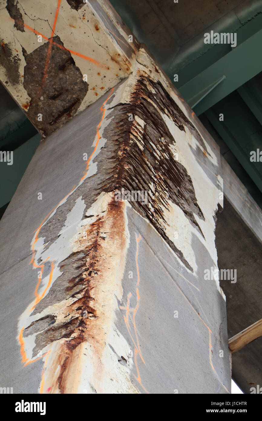 infrastructure - Rust and damage to the Brent Spence Bridge that ...