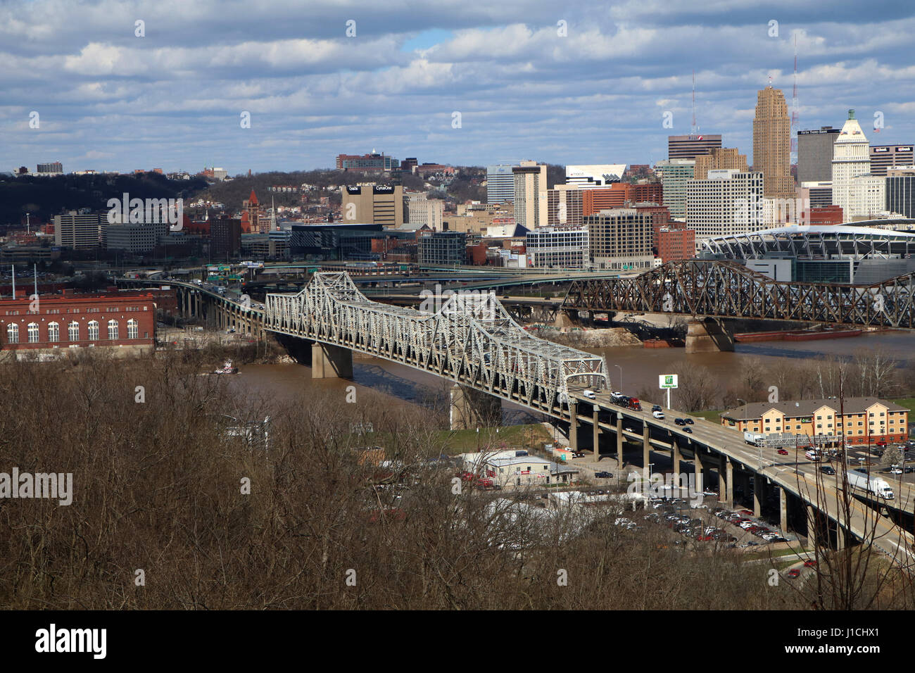 infrastructure - Rust and damage to the Brent Spence Bridge that ...