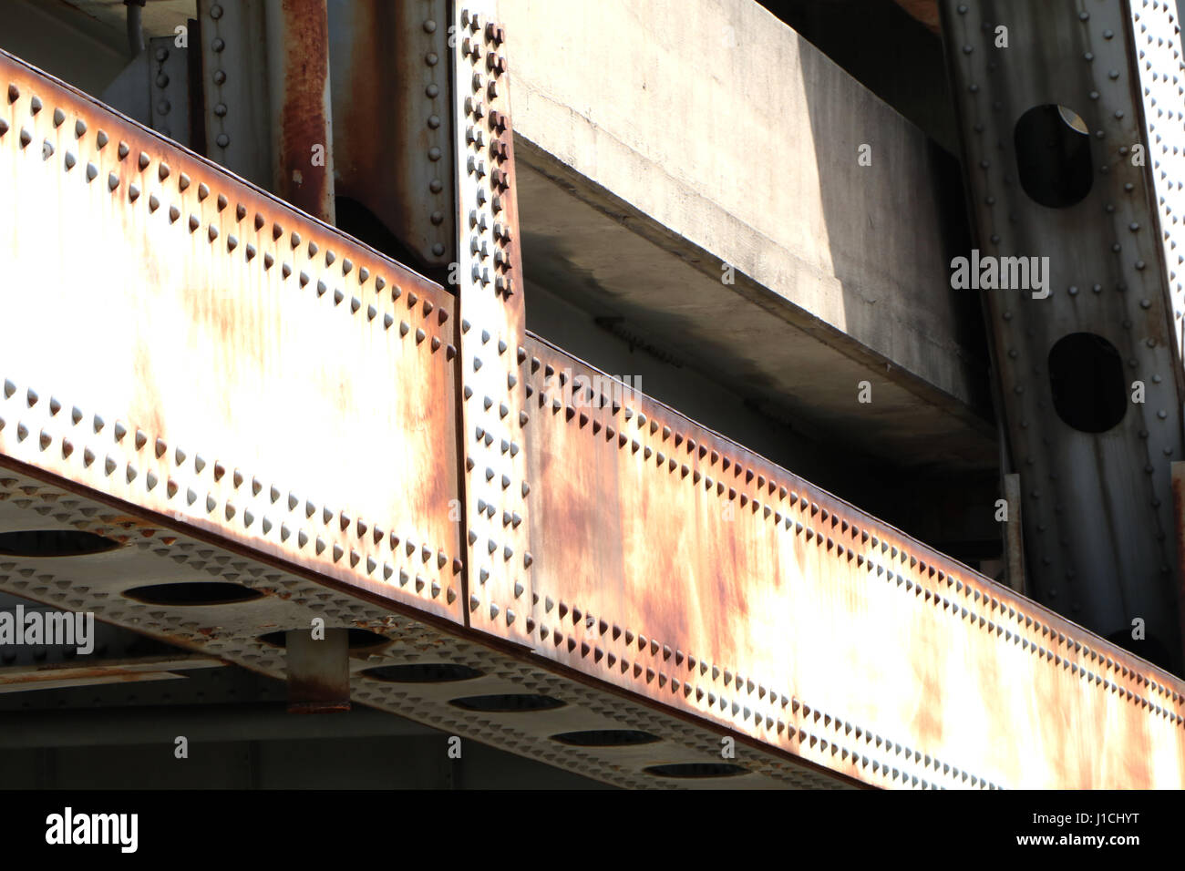 infrastructure - Rust and damage to the Brent Spence Bridge that ...