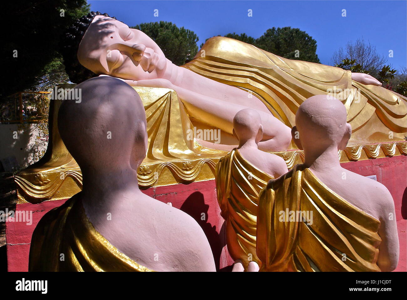 The Tien Minh Pagoda: an insolit buddhist sanctuary in the capitale of ...
