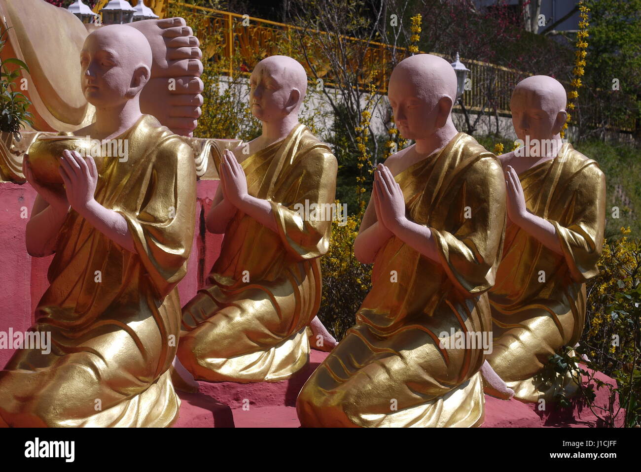 The Tien Minh Pagoda: an insolit buddhist sanctuary in the capitale of ...