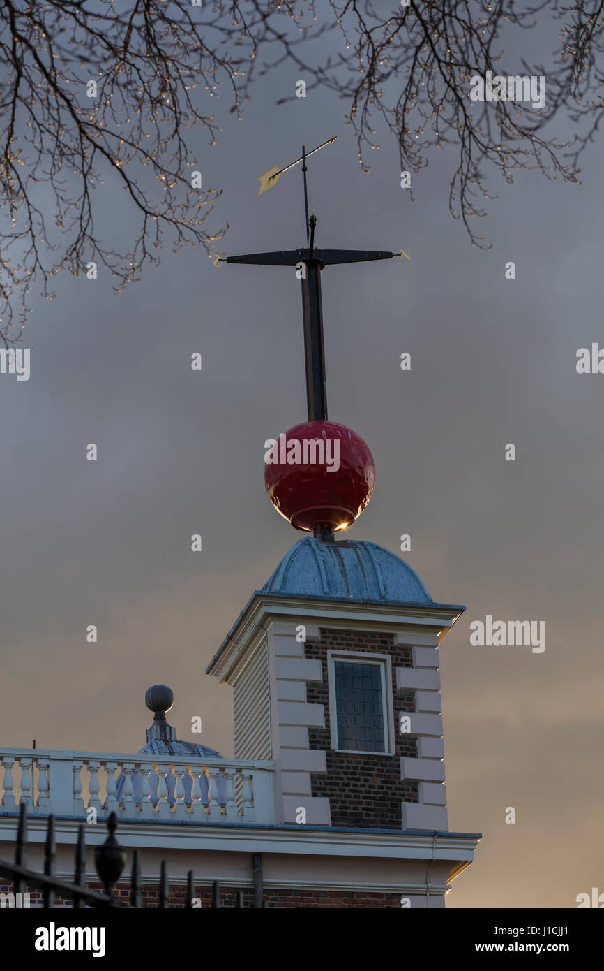 Isaac newton building hi-res stock photography and images - Alamy