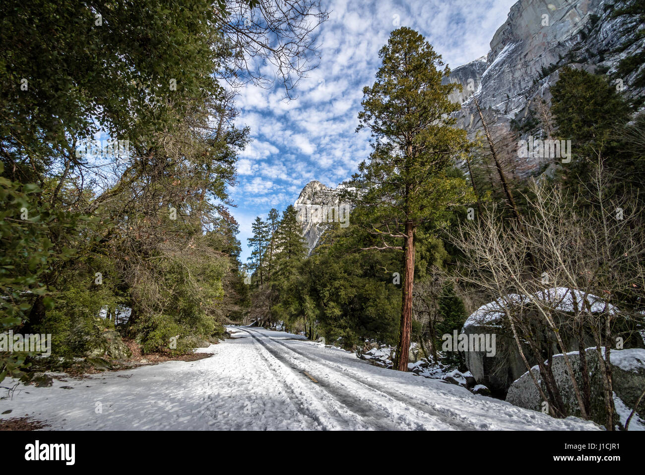 Yosemite valley snow hi-res stock photography and images - Alamy