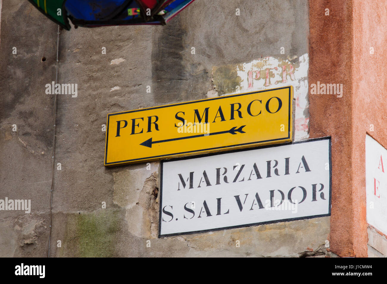 City name signs italy hi-res stock photography and images - Alamy