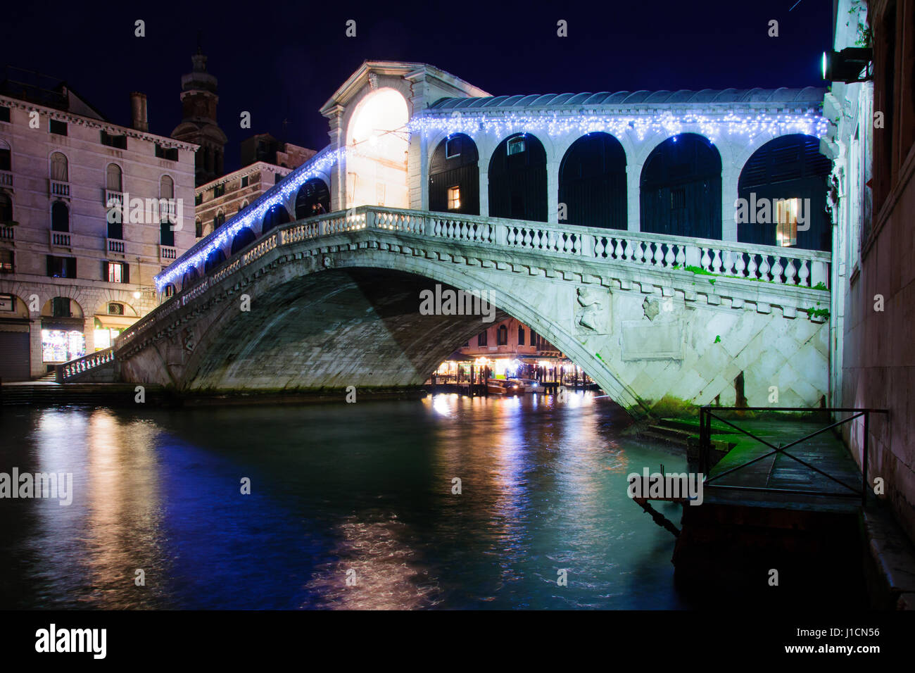The Rialto Bridge at night. Venice, Veneto, Italy Stock Photo - Alamy