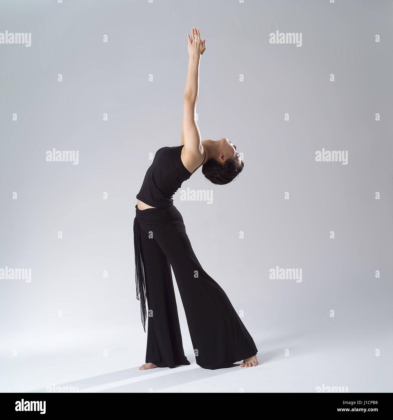 Women dancing backwards hi-res stock photography and images - Alamy