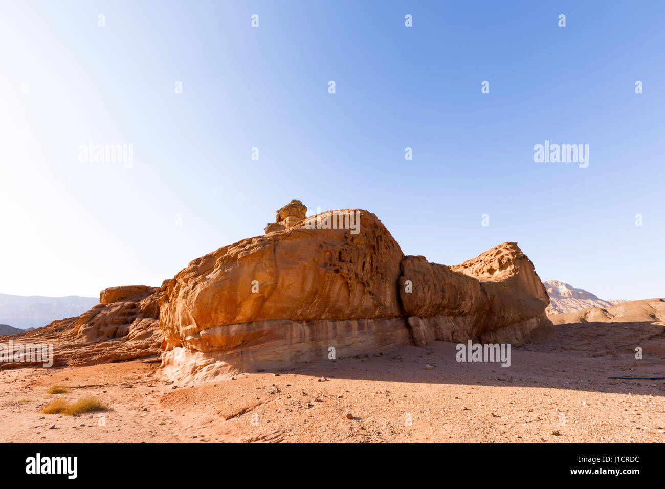 View of Timna Valley in Israeli Negev Desert Stock Photo - Alamy