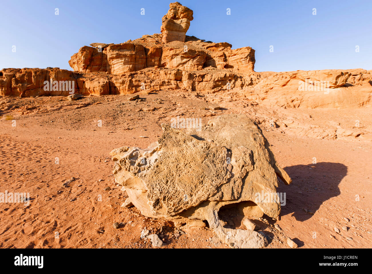 View of Timna Valley in Israeli Negev Desert Stock Photo - Alamy