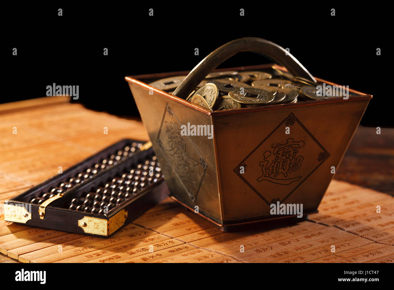 The abacus and coins Stock Photo - Alamy