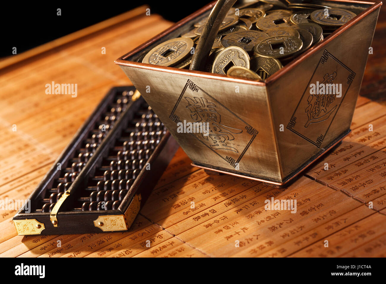 The abacus and coins Stock Photo - Alamy